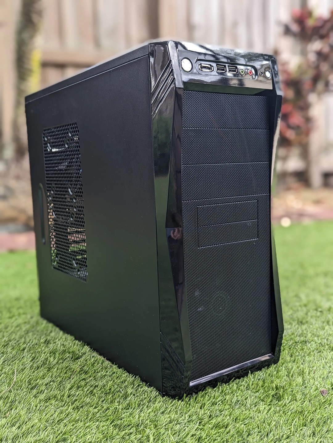 The Modest Esports rig i7 6700K 64GB RAM RX 580 128GB SSD 1TB HDD | Jawa