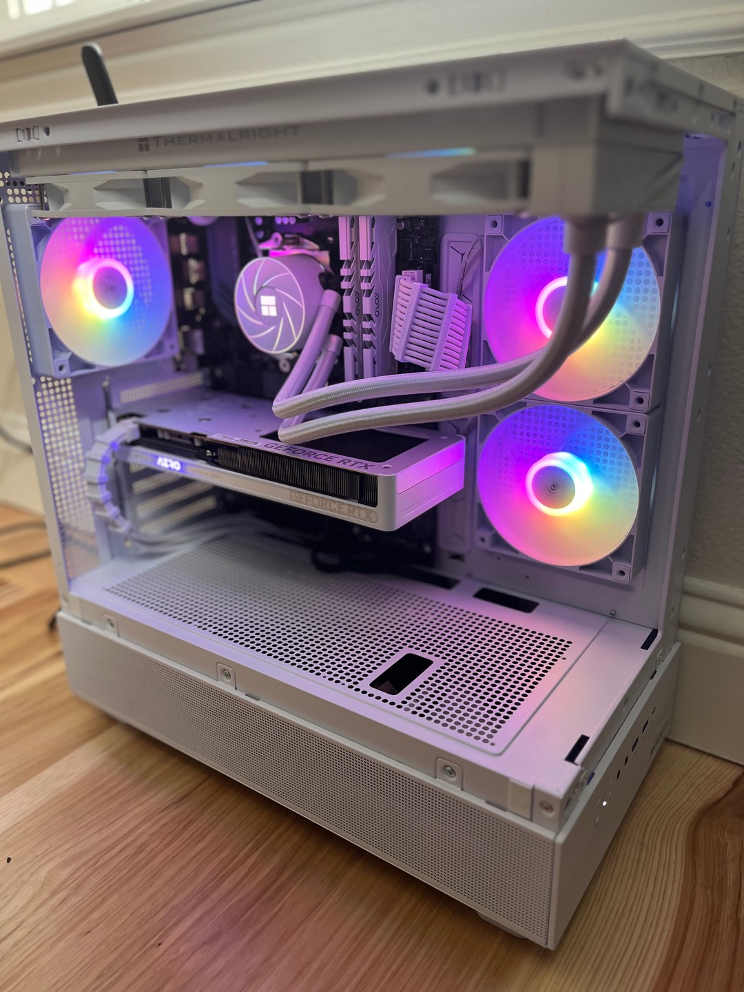 WHITEOUT BRAND NEW 1440p CUSTOM GAMING PC/ RYZEN 7/ RTX 5060 | Jawa