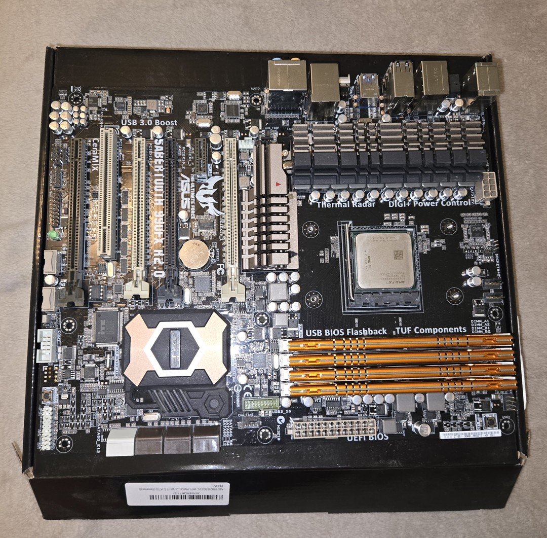 Asus Sabertooth 990fx r2.0 w AMD FX9590 & 32gb ddr3 Combo | Jawa
