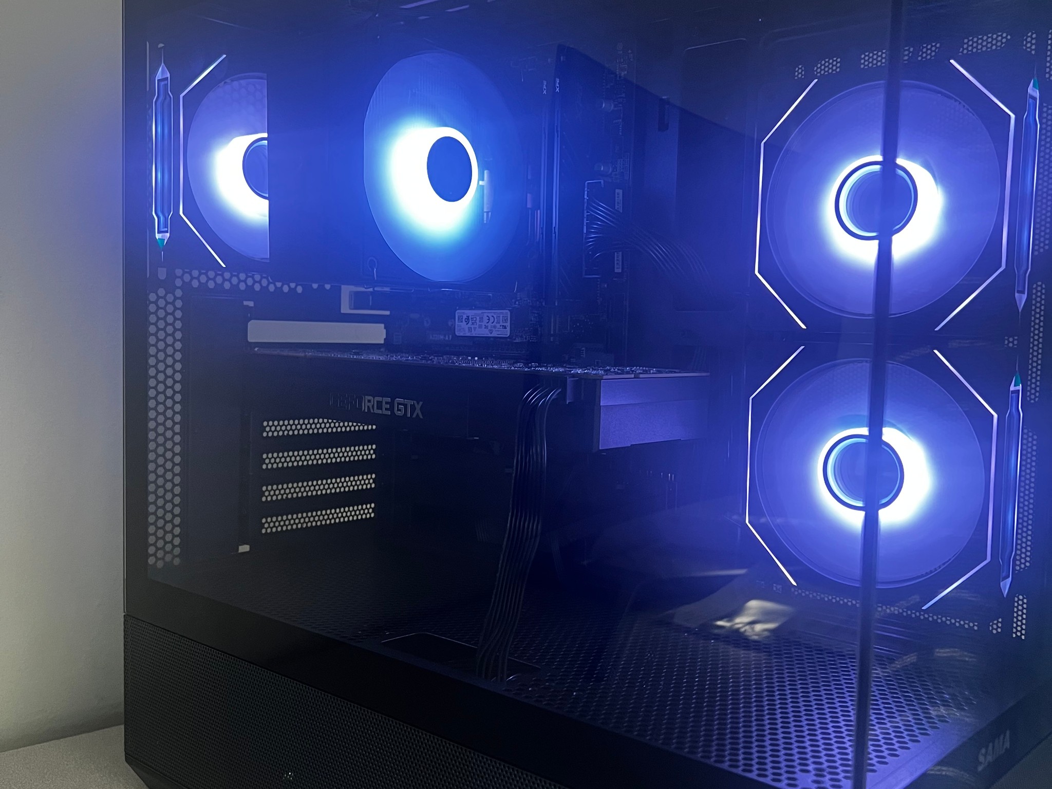 Custom Black Gaming Pc ┃ Ryzen 5 2600 ┃ GTX 1070 8GB ┃ 16GB DDR4 ...