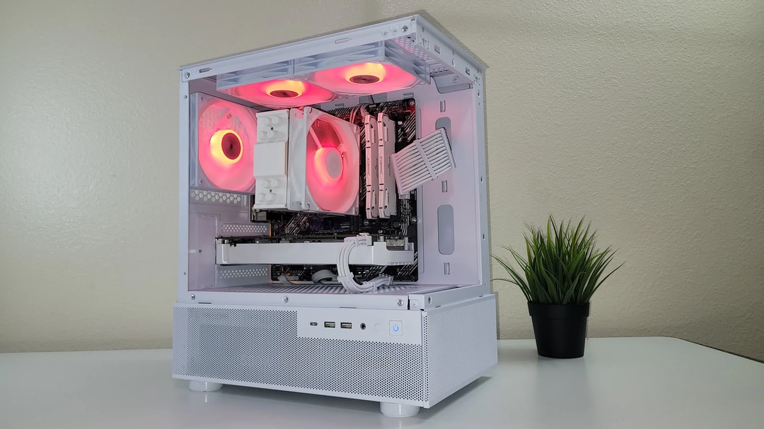 Ryzen 5 3600 | GeForce GTX 1060 3GB | 16GB DDR4 | 512GB SSD | Jawa