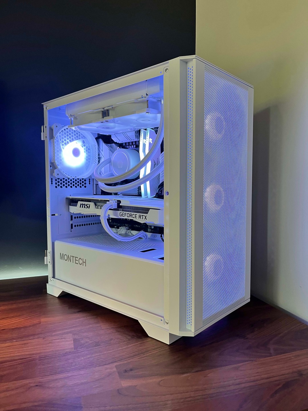 Whiteout Gaming PC (RTX 3060 / I5-10400 / 16gb RAM) | Jawa