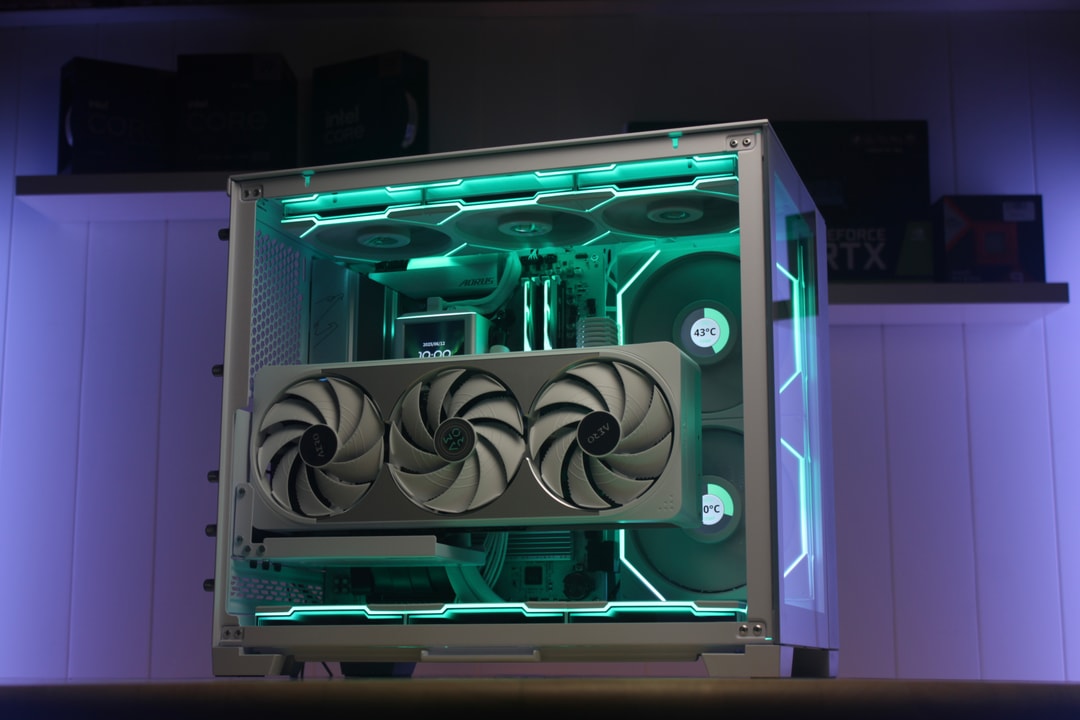 Northern Aurora | RTX 5070 Ti | Ryzen 7 9800X3D | Jawa