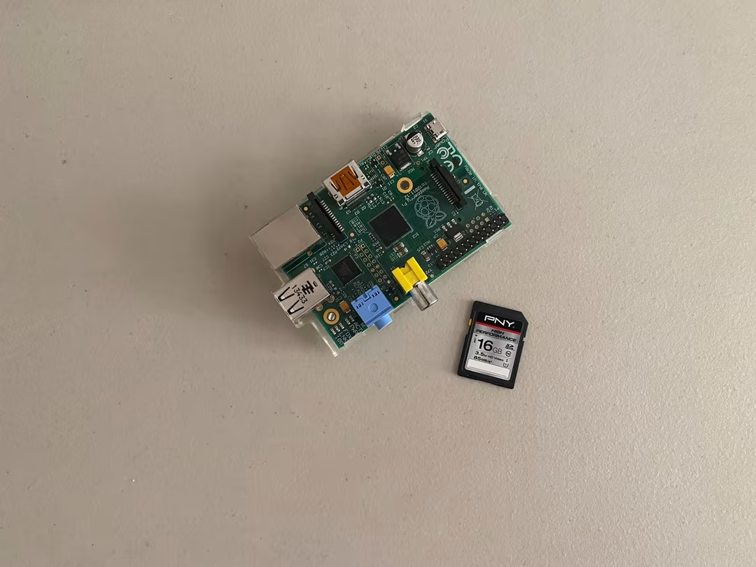 Raspberry Pi B+ Rev 1.0 and 16gb SD card | Jawa