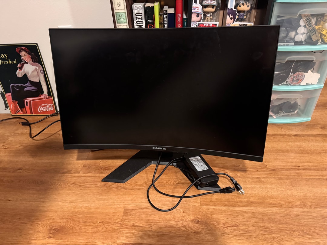 Used gigabyte 32” LCD VA 144hz gaming monitor. | Jawa