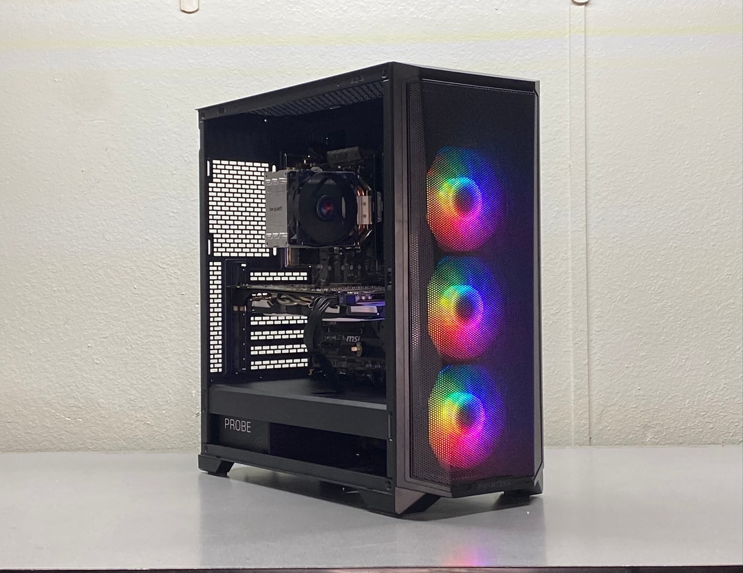 Mid-Tier Gaming PC | GTX 1080 | RYZEN 7 2700X | 32GB RAM | | Jawa