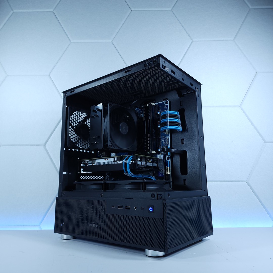 💙🖤RX 570 8GB ||Core i7 7700K || 512GB M.2 SSD || 16GB 3000Mhz || 1080p ...