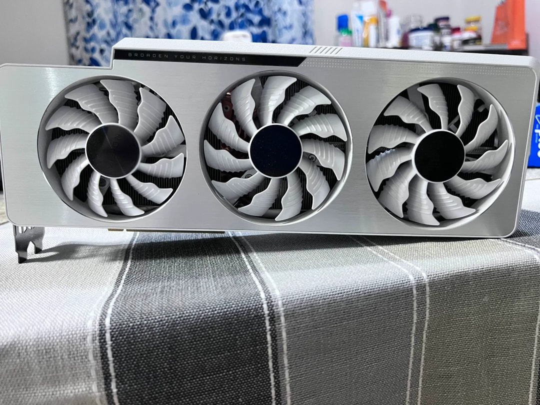 GeForce RTX™ 3080 VISION OC 10G | Jawa