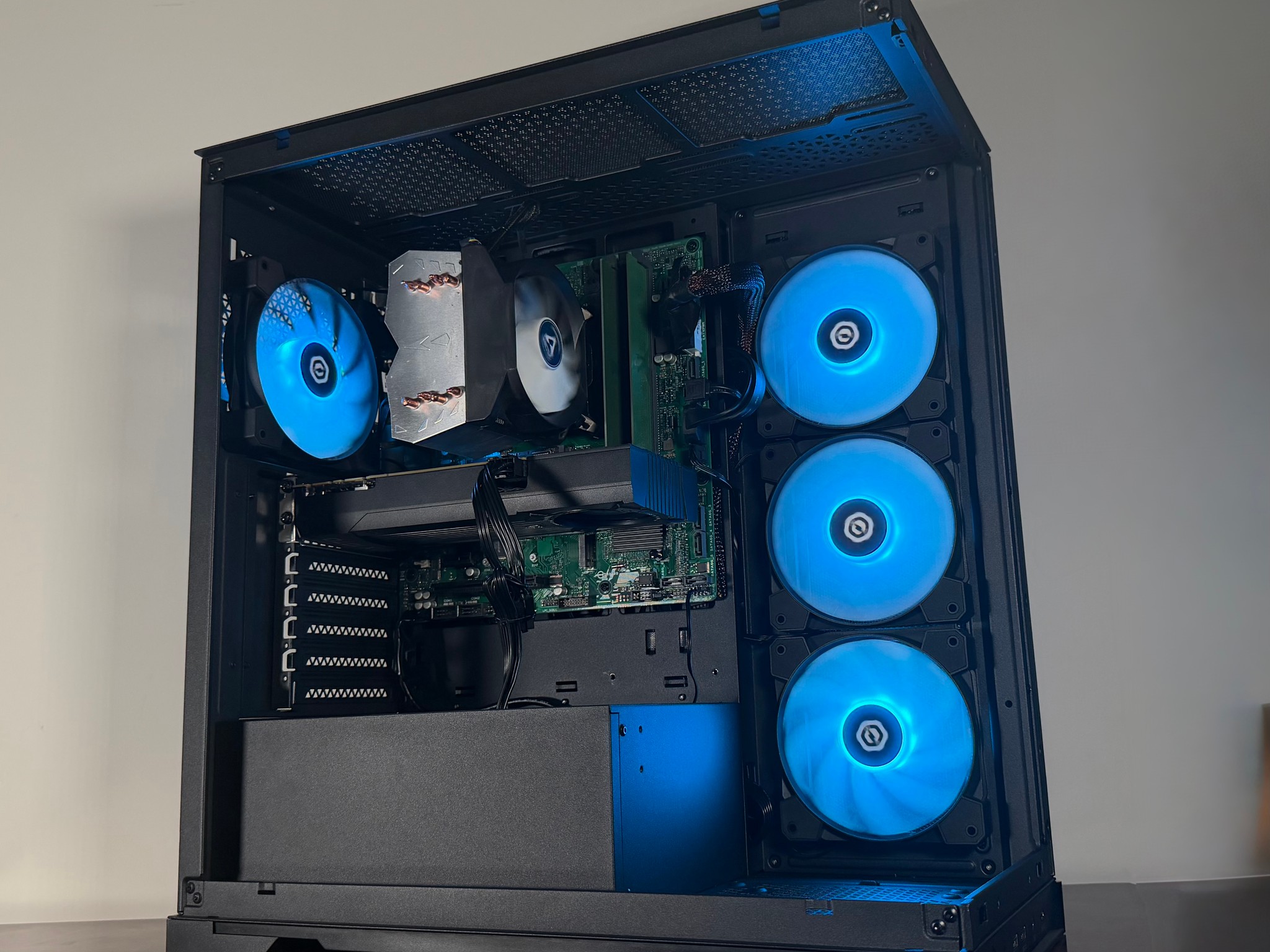 👽Value 1080p Monster👽 i7 7700 | GTX 1070 | 16GB RAM | 1.25TB Storage | Jawa