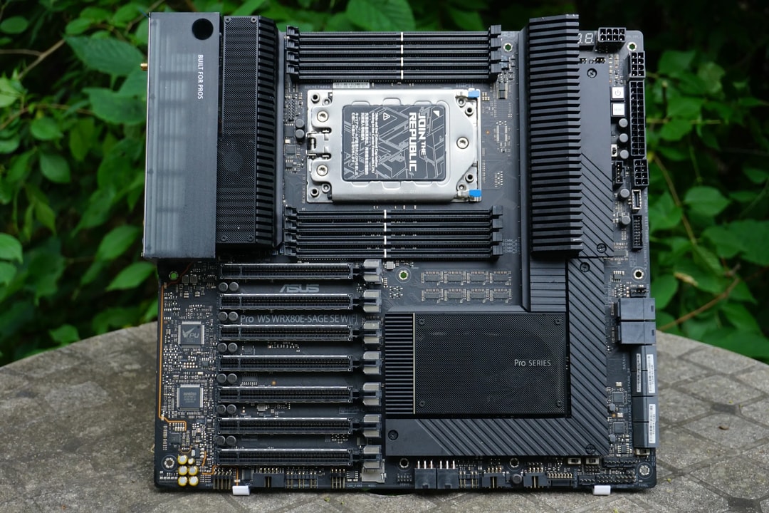 ASUS Pro WS WRX80E-SAGE SE WIFI E-ATX Motherboard | Jawa