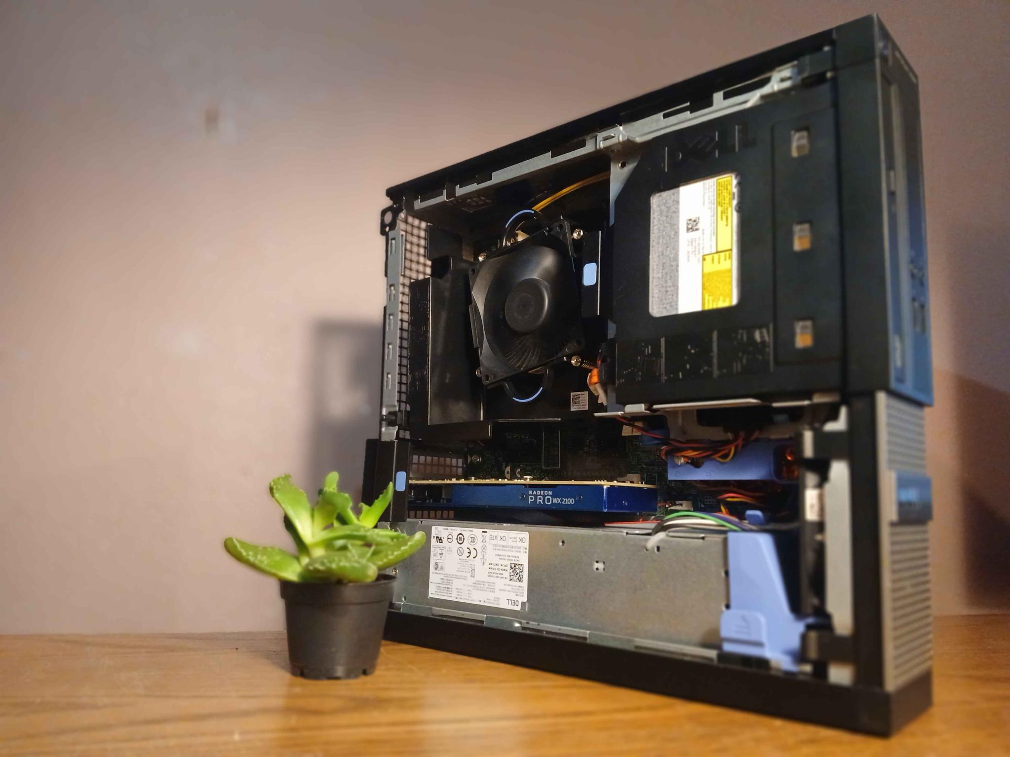Simple sff Optiplex | Radeon PRO WX 2100 | Xeon e3 1240v3 | 16gb ram ...