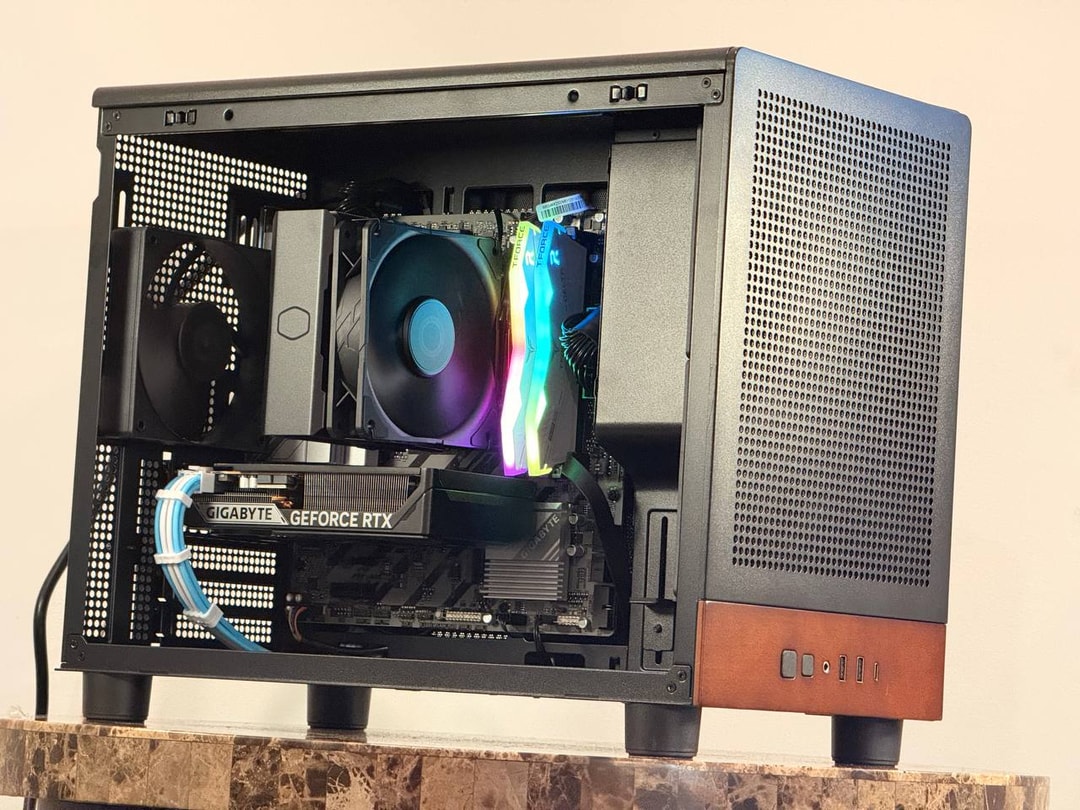 ⚫ Black Gaming PC – Ryzen 5 7600X | RTX 5060 | 16GB DDR5 ⚫ | Jawa