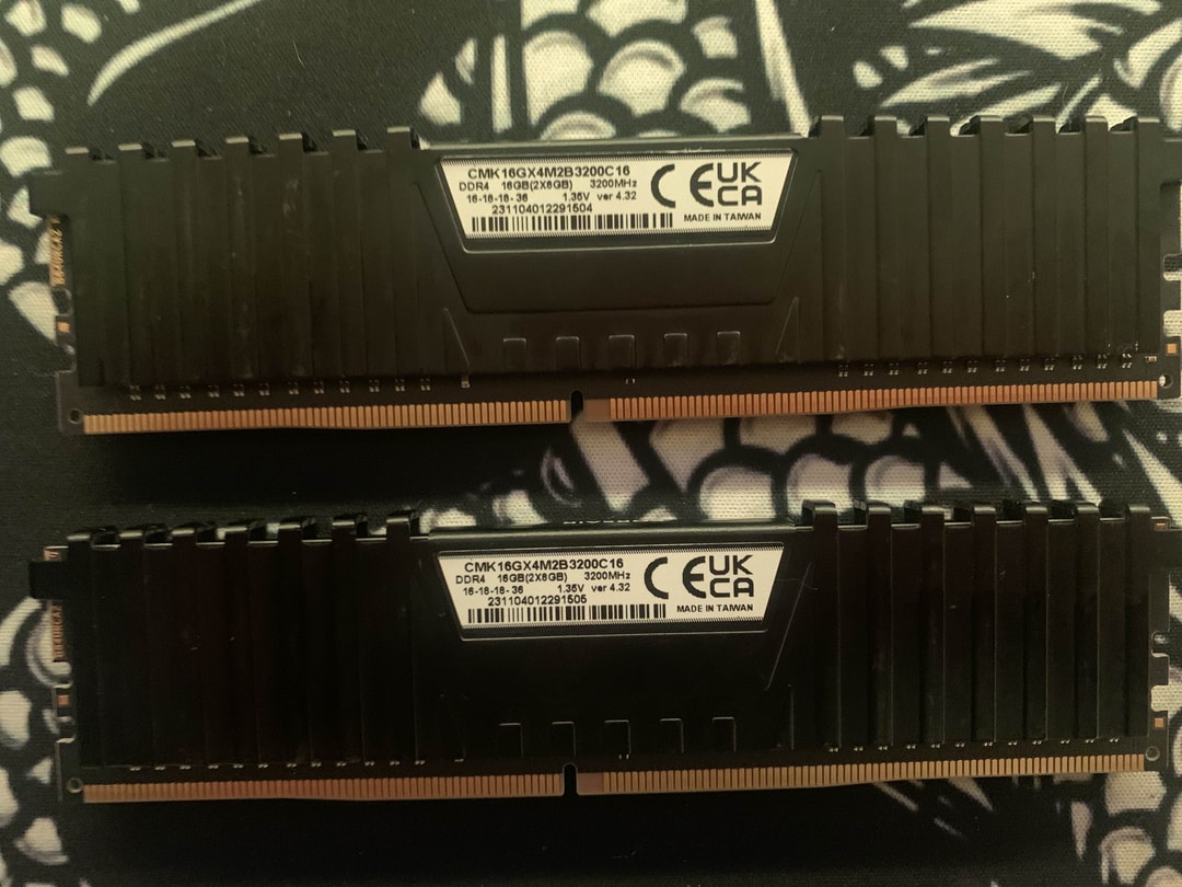 Corsair Vengeance LPX 16GB (2x8GB) DDR4‑3200 CL18 – Black | Jawa