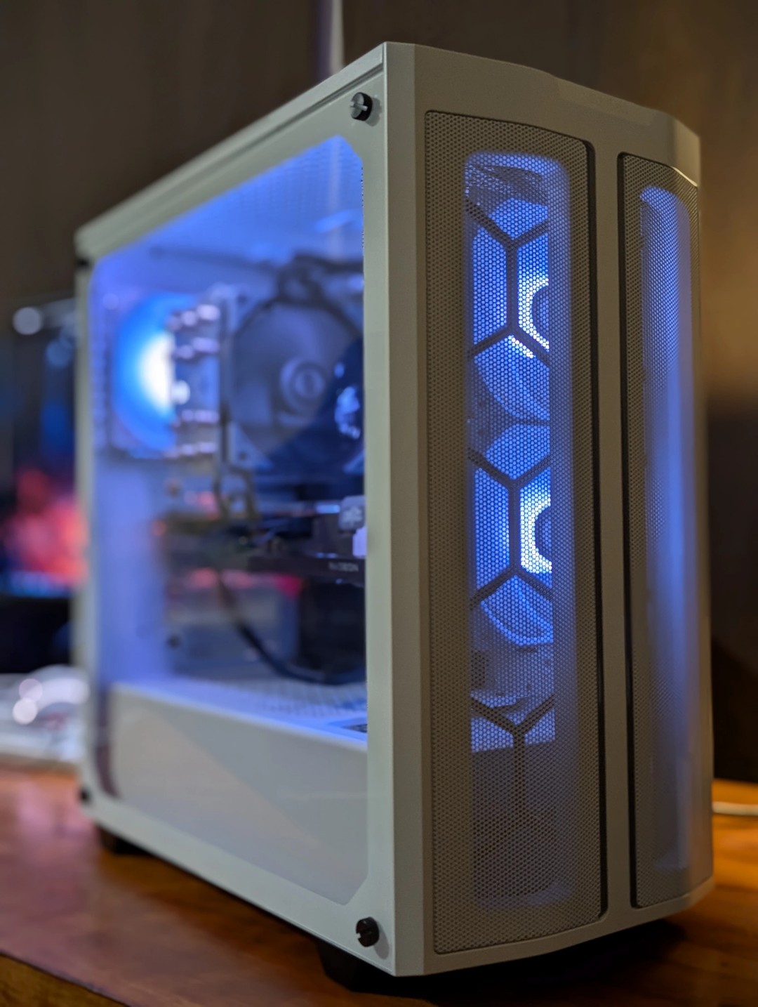 Mid-Range Gaming PC | Intel Core i5 12600K | 32GB DDR5-5200 | Radeon Rx ...