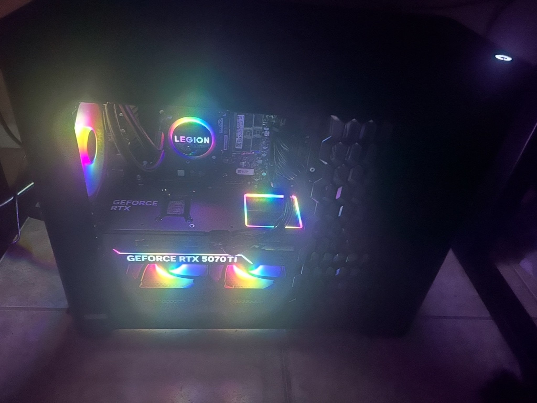 RTX 5070 Ti 16GB | Intel Ultra 7 CPU | 32GB DDR5 Ram | Jawa