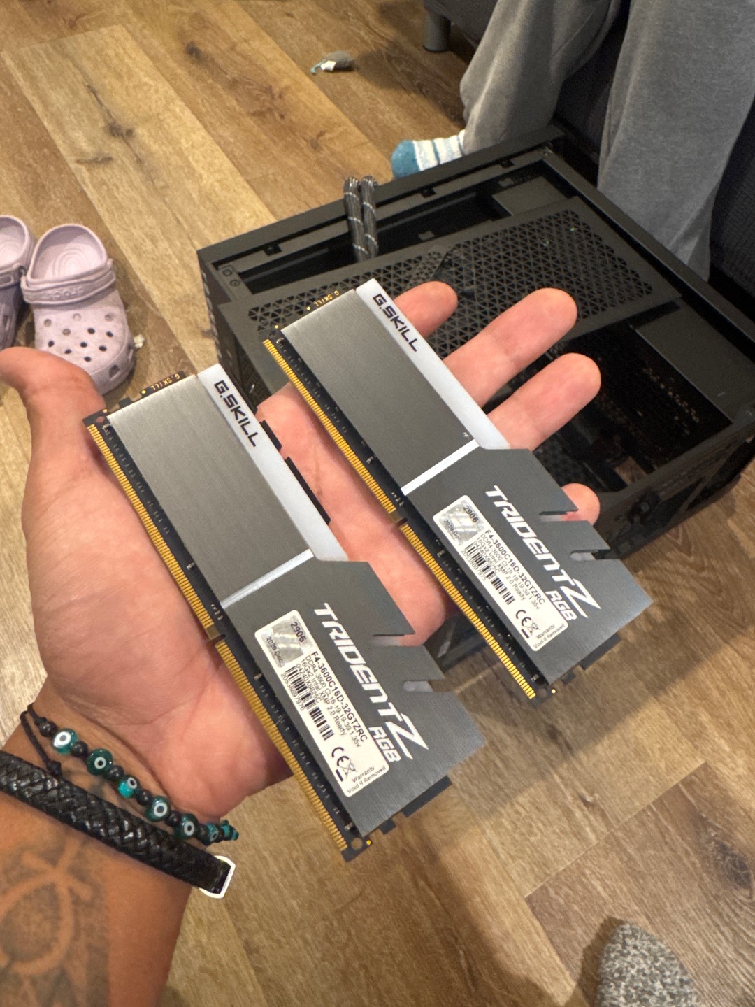 2 32GB Ram Sticks | Jawa