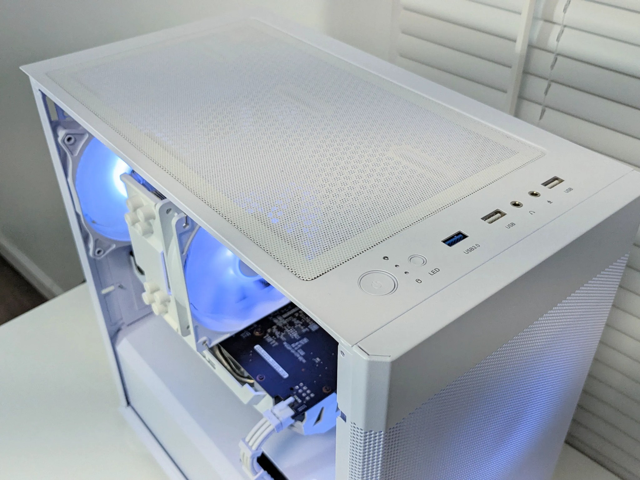 ️ Sleek All-White Gaming PC - Intel i3-12100F, GTX 1060, 16GB RAM, ARGB ...