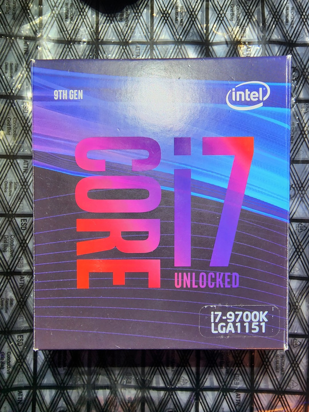 Intel Core i7-9700K Processor 3.60GHz Boosts up to 4.90GHz 8-Cores LGA ...